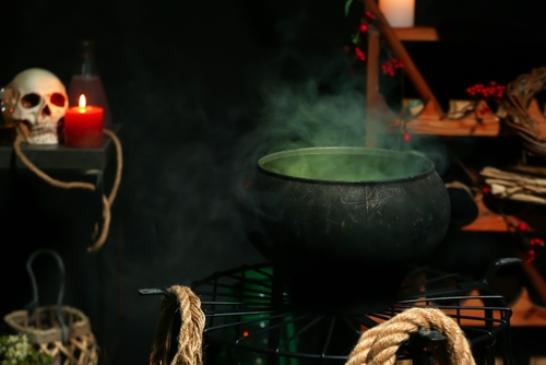 Cauldron,With,Potion,In,Witch’s,Lair – FairyLoot US